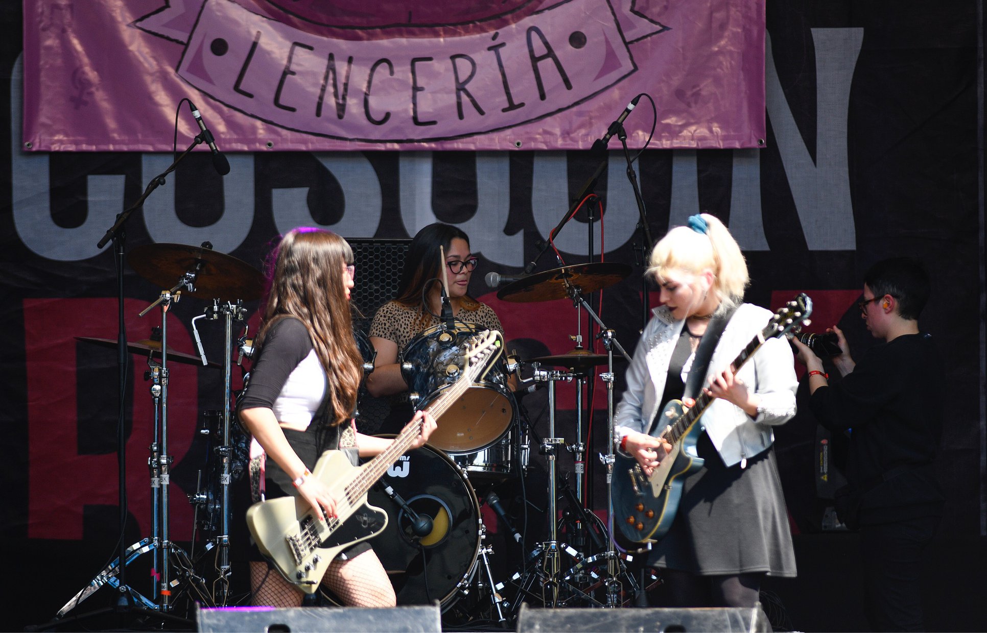 Alto debut de Cosquín Rock Chile en su primera jornada de fiesta y ...